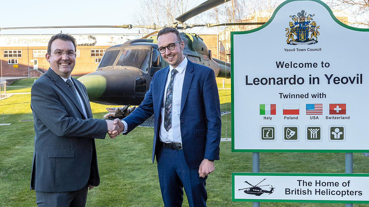 Adam Dance meets Leonardo in Yeovil to show his support for local ...